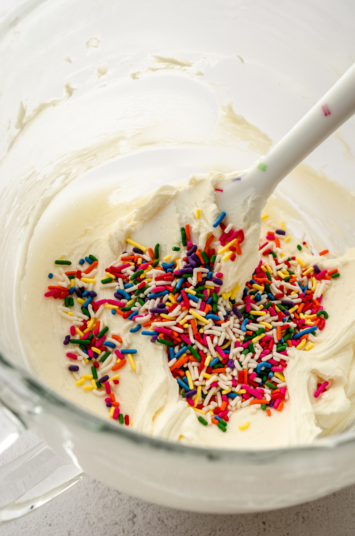 Funfetti Cupcakes Recipe (With A Video) - Fresh April Flours