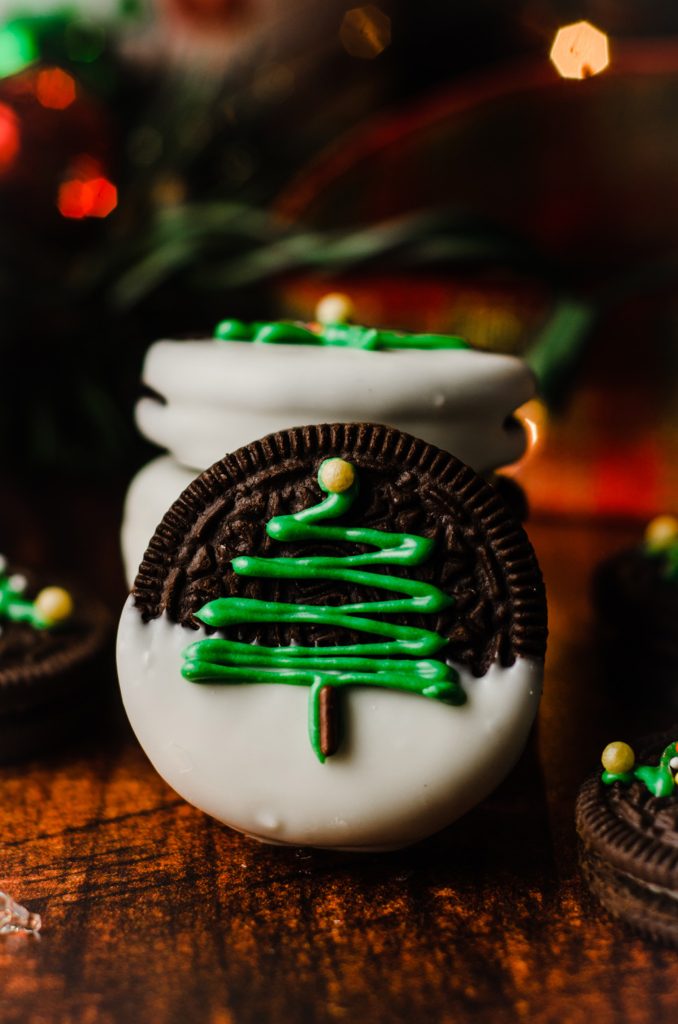 Christmas Oreos - Fresh April Flours
