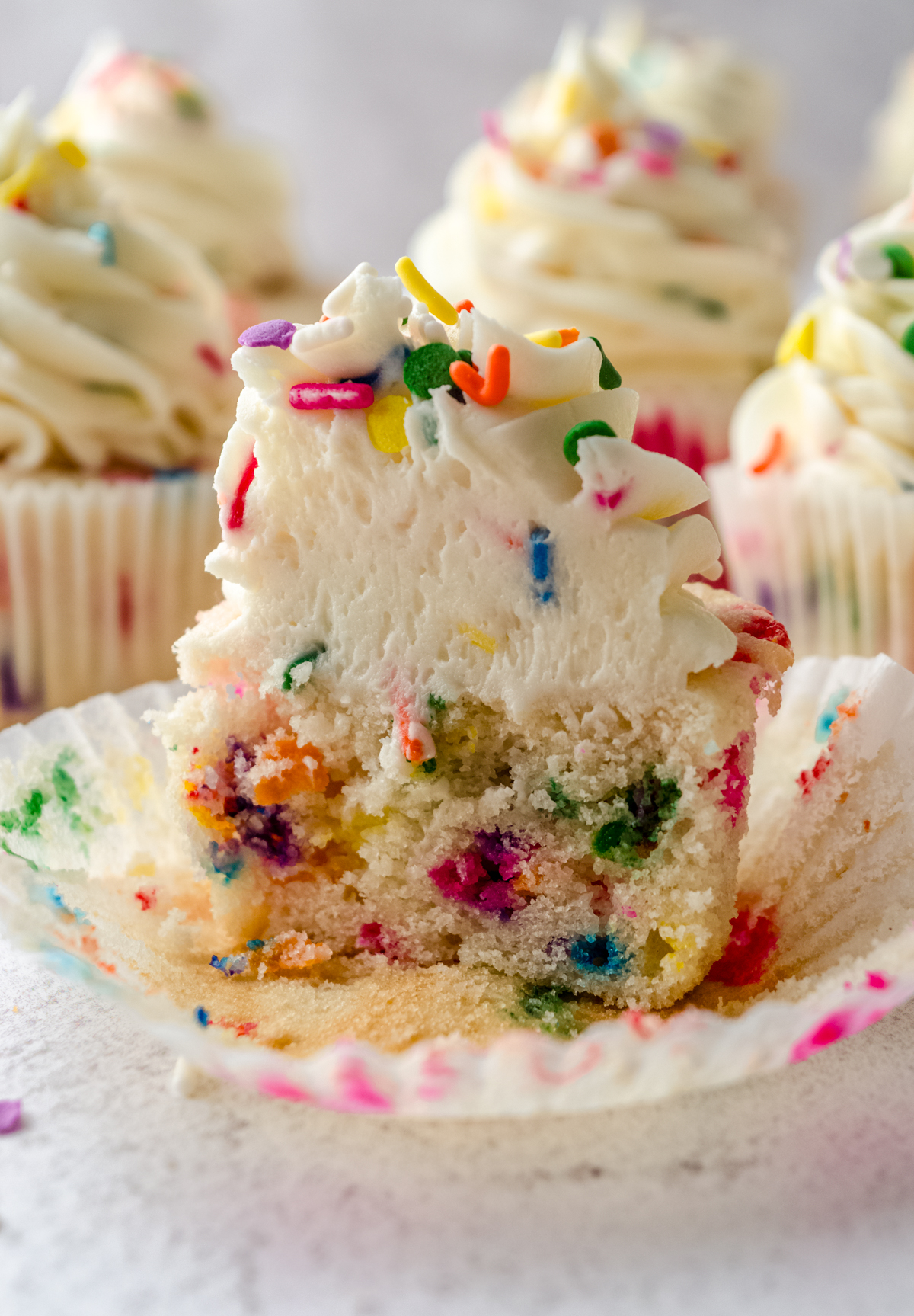 Funfetti Cupcakes Recipe (With A Video) - Fresh April Flours