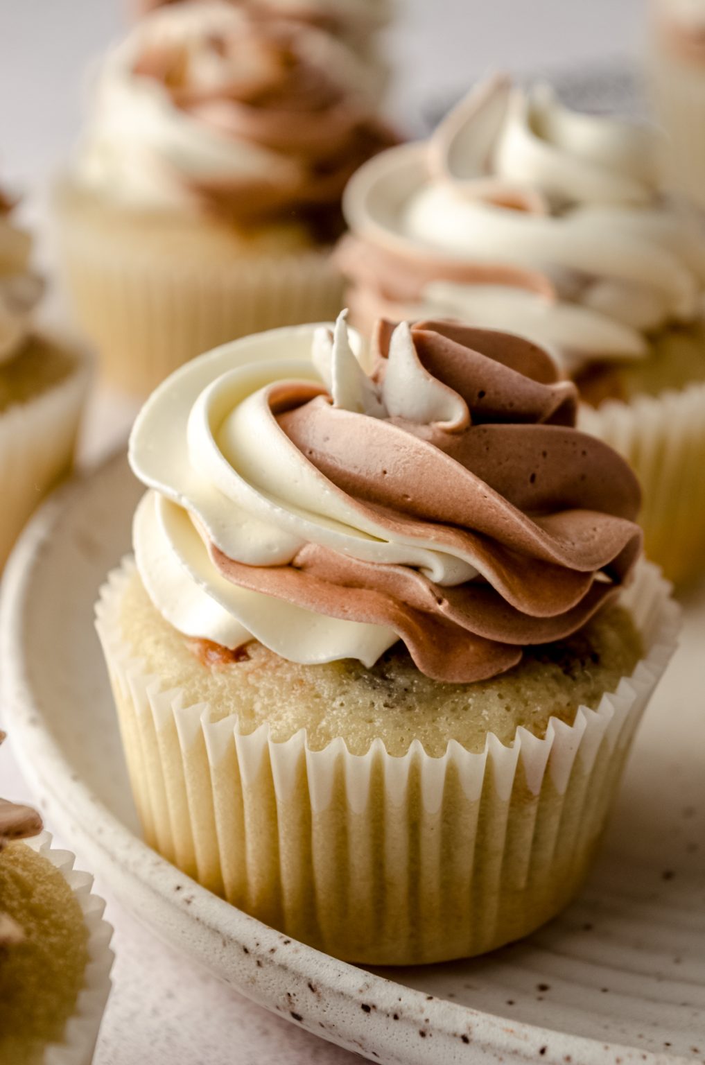 How To Make Swirled Frosting (With A Video) - Fresh April Flours